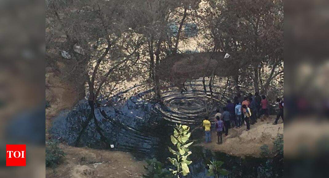 Seven-year-old boy drowns in sewage swamp | Gurgaon News - Times of India