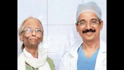 68-year-old woman, weighing 35kg, undergoes 2 cardiac operations at one ...