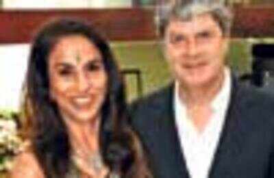 Shobha attends a 'Paris' do in Mumbai! | Events Movie News - Times of India