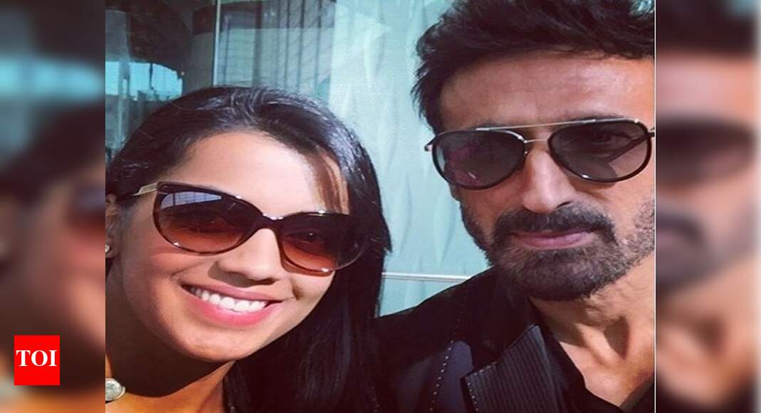 Bigg Boss 10 contestant Rahul Dev and girlfriend Mugdha Godse off to ...