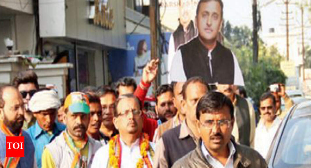 UP elections 2017: Congress, SP leader fighting for same seat leave ...