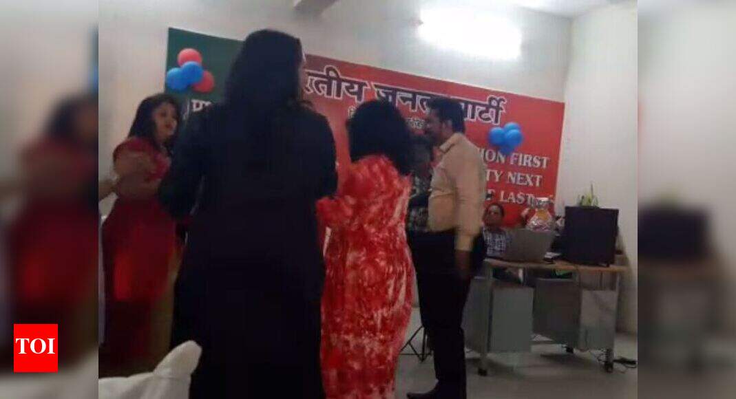 BJP Workers Dancing: Five BJP workers resign after video of them ...