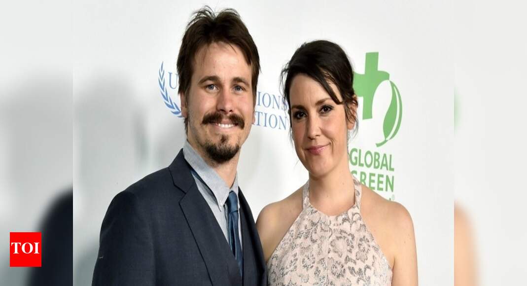 Jason Ritter, Melanie Lynskey are engaged - Times of India