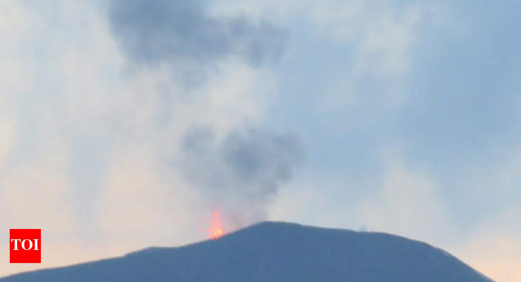 Barren Island volcano erupts: Barren Island volcano erupts again in ...
