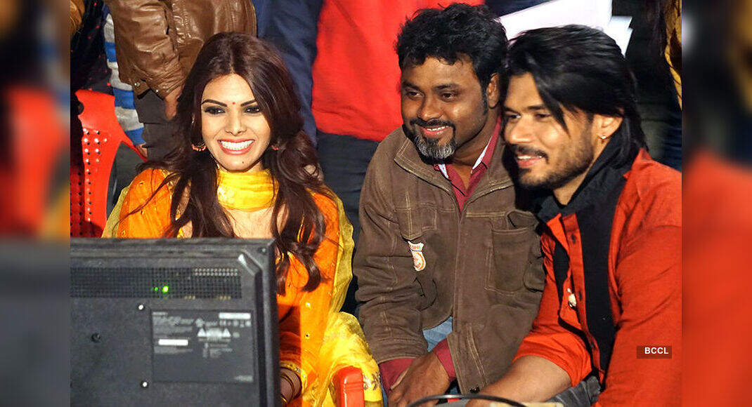 Chameli: On the sets Movie Photos | Chameli: On the sets Movie Stills ...