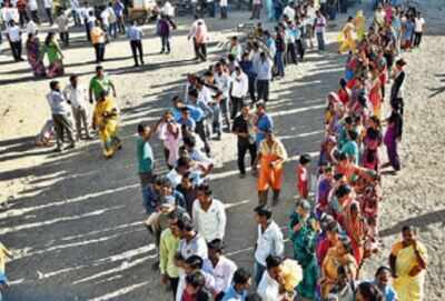 Slum dwellers come out to vote with enthusiasm | Pune News - Times of India
