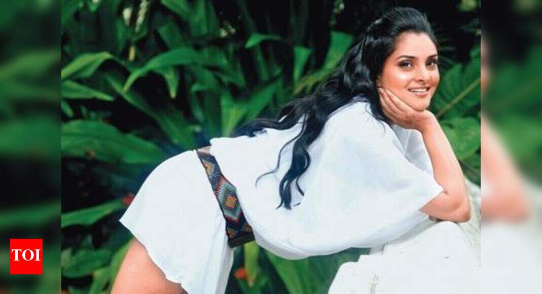 'Mona_Darling' actress Divya Menon quite Facebook, why? | - Times of India