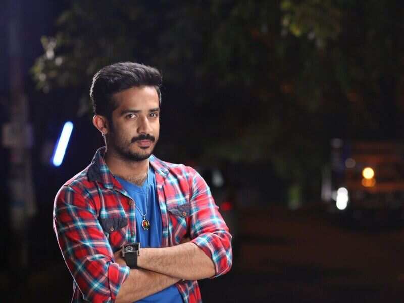 Anchor Ravi turns a hero | Telugu Movie News - Times of India