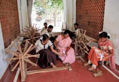 Students take to the charka, grow vegetables to become self-reliant ...
