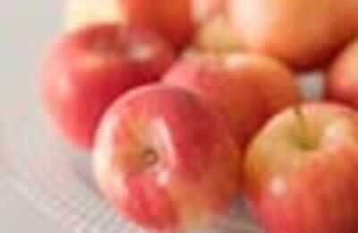 Apples keep away colorectal cancer - Times of India