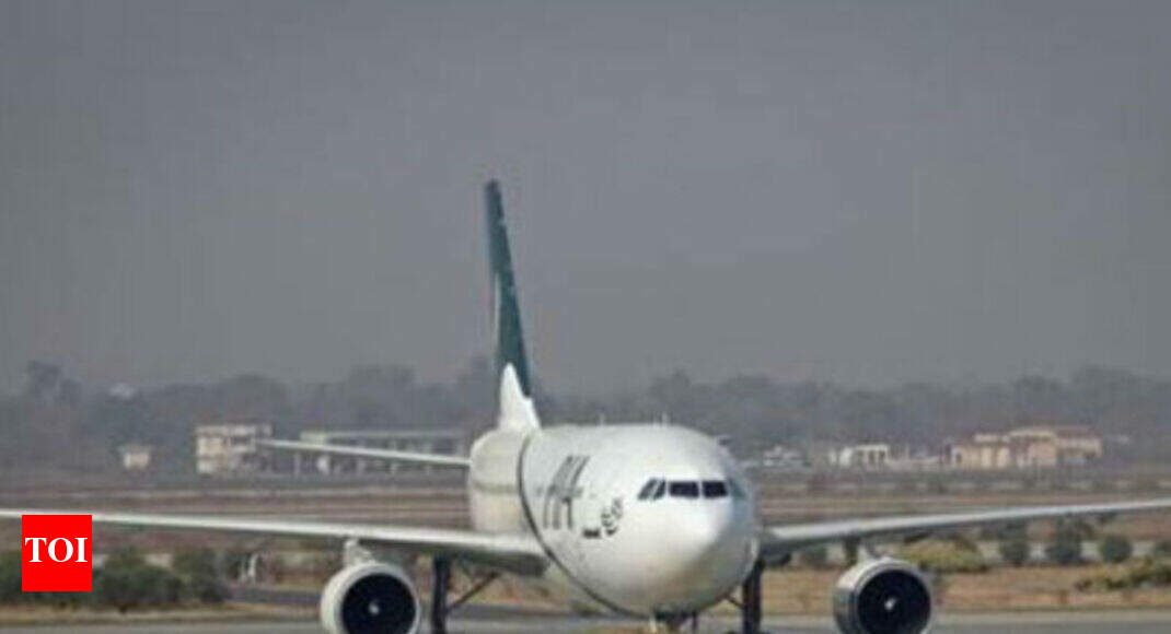 Pakistan International Airlines: Pakistan flight takes extra 7 ...