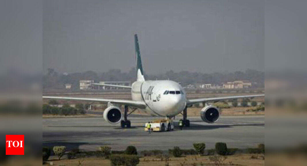 Pakistan International Airlines: Pakistan flight takes extra 7 ...