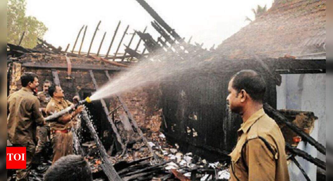 Fire near Padmanabhaswamy Temple leads to panic in Tvm ...