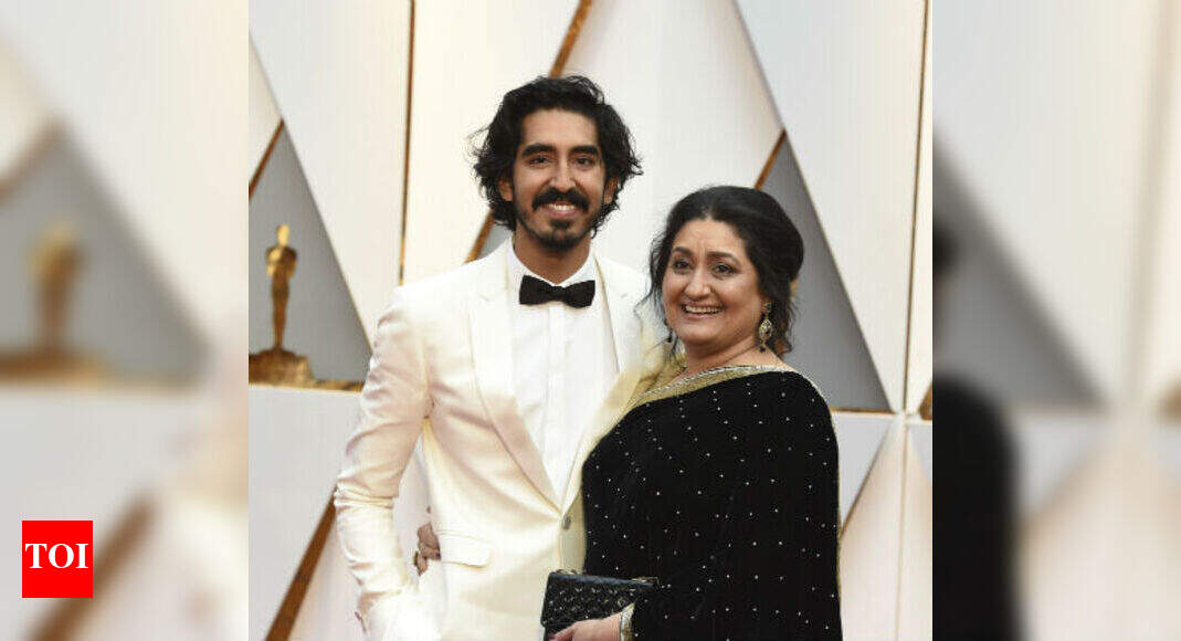 Dev Patel arrives at Oscars 2017 with his mom! - Times of India