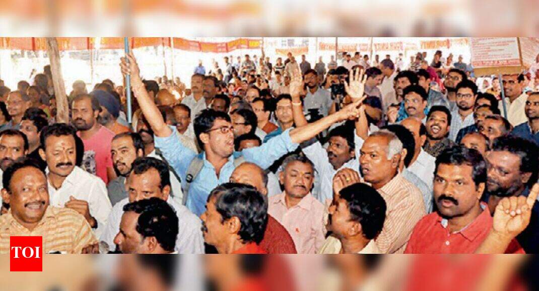 Staff Participate In Strike: Over 10,000 bank staff participate in ...