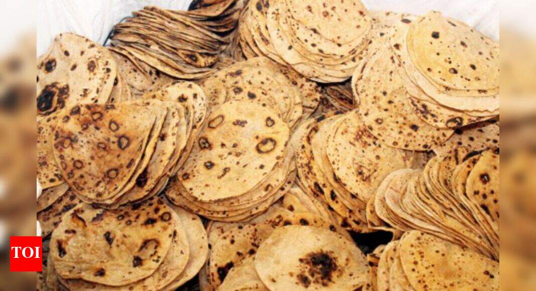 Roti Day evokes good response in Aurangabad | Chhatrapati Sambhajinagar ...