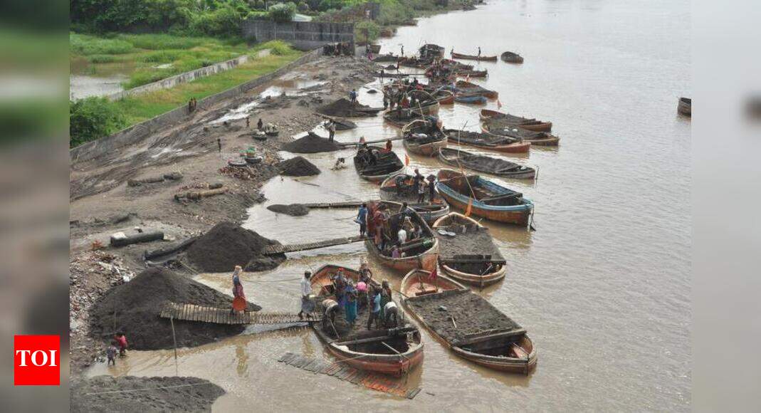 Two plaints filed against six for illegal sand mining | Surat News ...