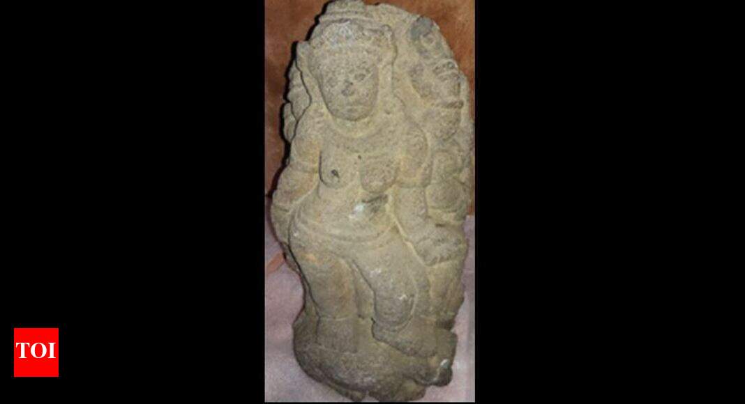US returns 8 ancient idols in big retrieval | Chennai News - Times of India