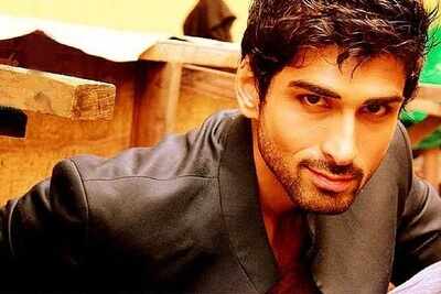 Akshay Dogra to dance for the first time for Waaris's Holi special ...