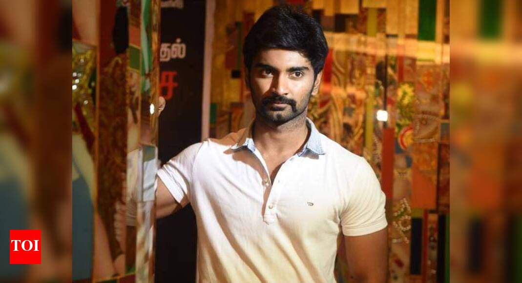 Atharvaa has an injury while performing a stunt sequence | Tamil Movie ...