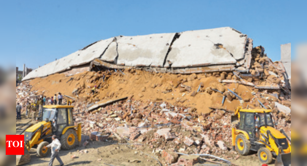 5 killed in cold storage building collapse | Kanpur News - Times of India
