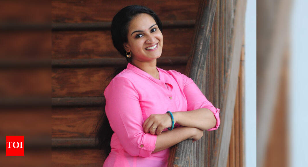 Abrid Shine picks youth festival star Archita Anish Kumar for Poomaram ...
