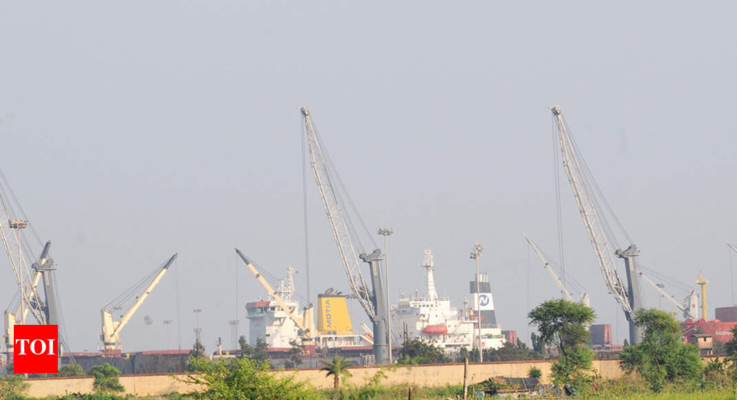 Kolkata Port Trust: Floating jetty at Haldia for faster lighterage ...