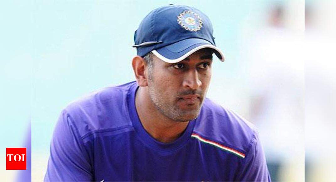 MS Dhoni: Dhoni rescued safely from hotel fire in Dwarka, Delhi ...