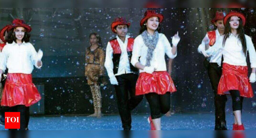 A perfect blend of desi and videsi dances leaves viewers spellbound ...