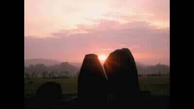 Hundreds throng to see sunrise on vernal equinox | Ranchi News - Times ...