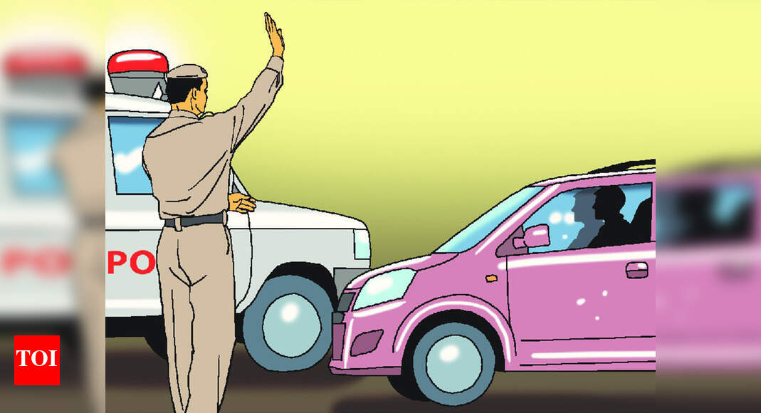 Cop hurt as bikers hurl tiles to escape nakabandi | Mumbai News - Times ...