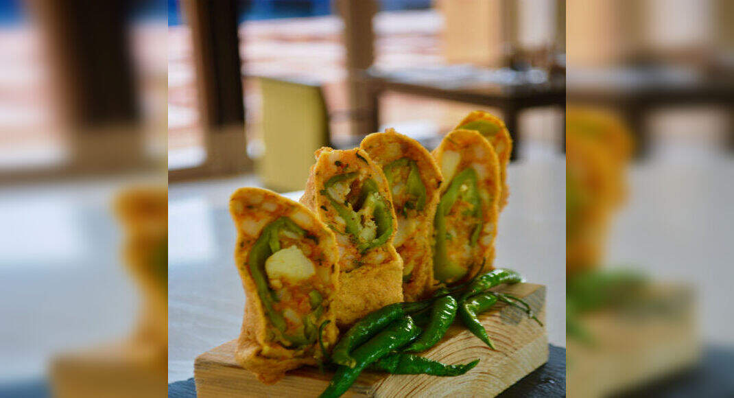 Mirchi Wada Recipe: How to Make Mirchi Wada Recipe | Homemade Mirchi ...