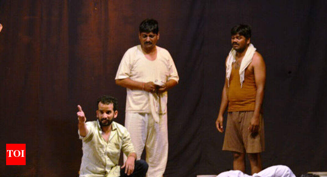Acche Din for experimental theatre in Nashik | Nashik News - Times of India