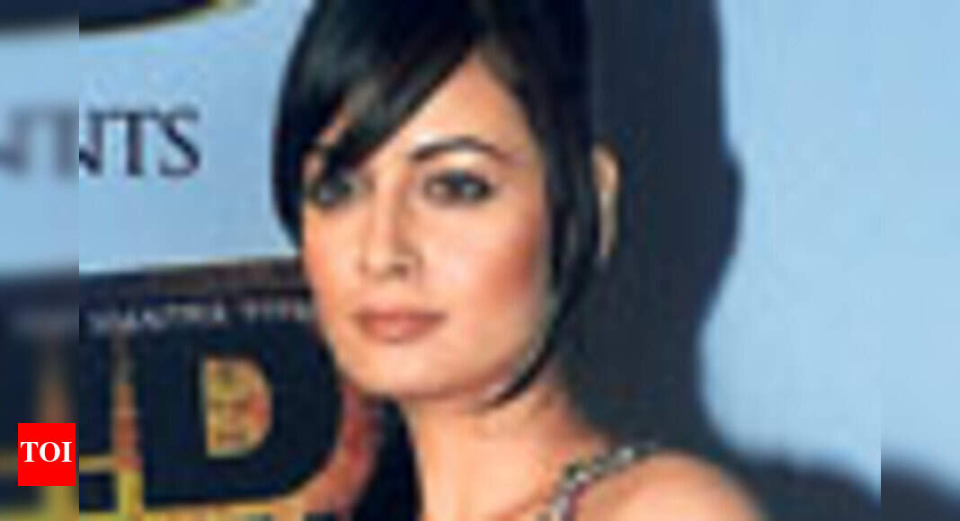 Dia break or broke? | Hindi Movie News - Times of India