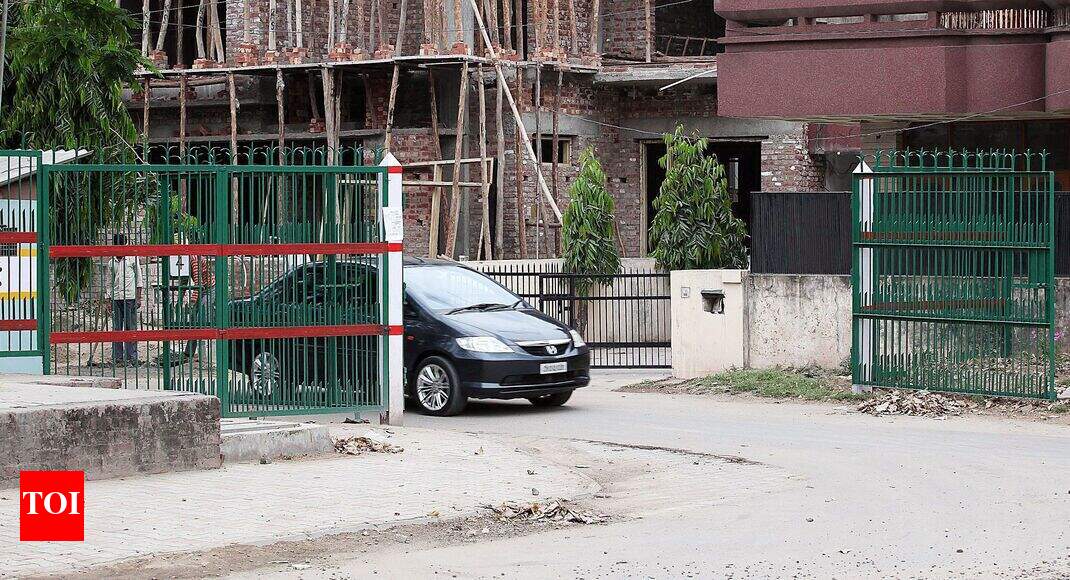 Finish 50% construction in 2 months: Huda to plot owners | Gurgaon News ...