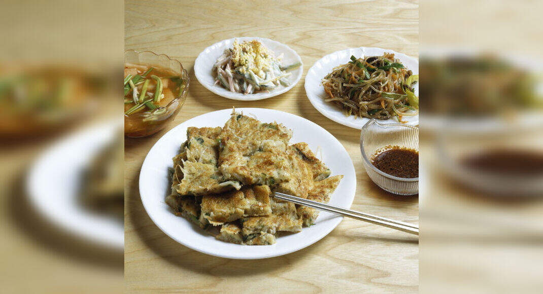 Crispy Kimchi Noodle Pancake Recipe: How to Make Crispy Kimchi Noodle ...