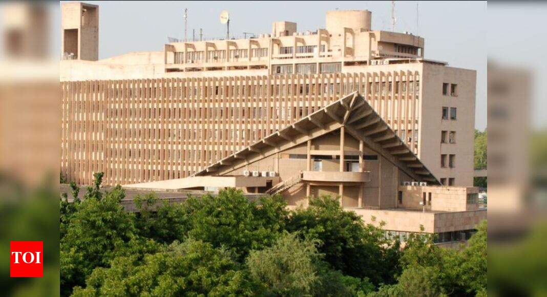 Six of India’s top 10 colleges are in Delhi | Delhi News - Times of India