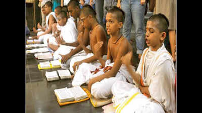 Shlokas, martial arts go hand in hand for Vedic students | Prayagraj ...