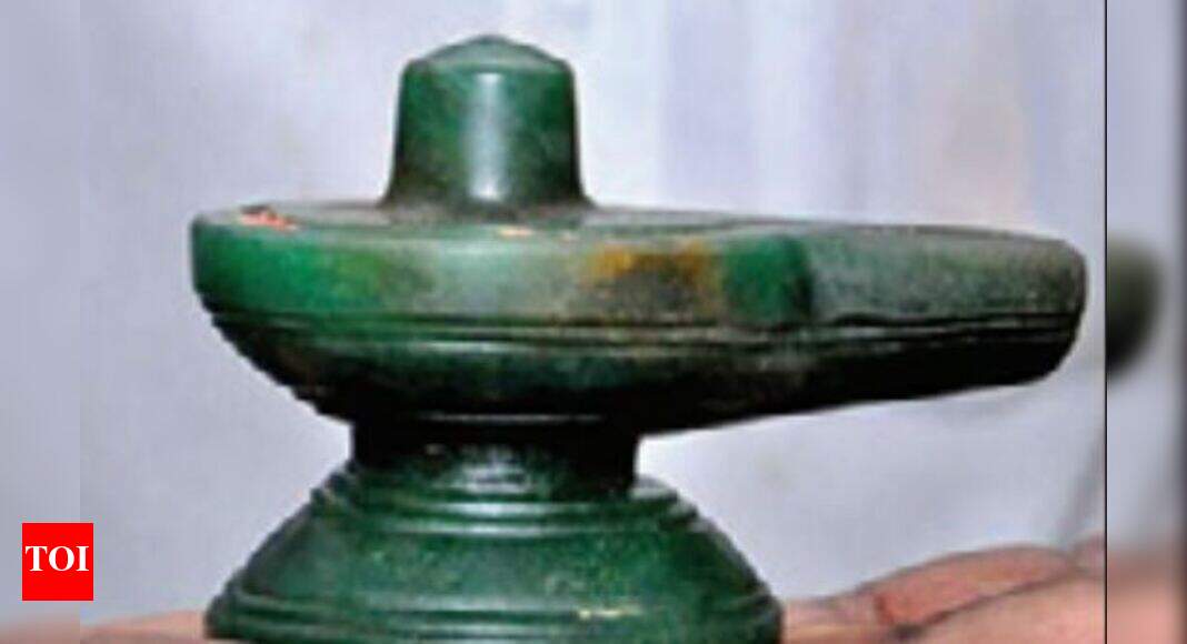 Emerald Lingam: TN police seize emerald lingam, arrest two | Chennai ...