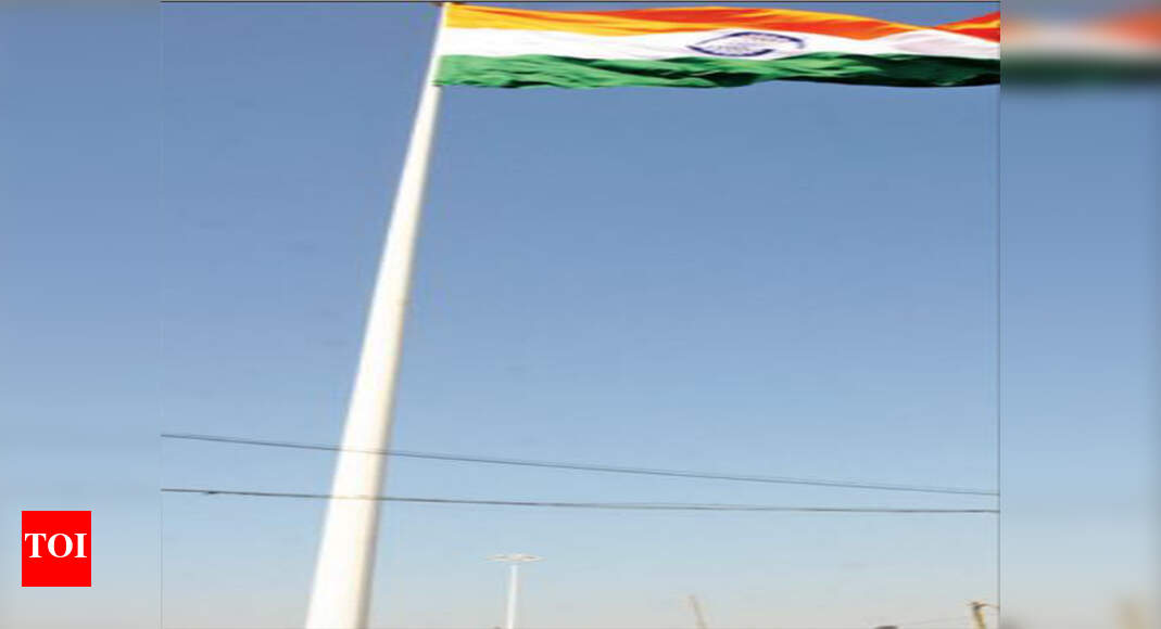 Jinxed? Wire supporting tallest tricolour snaps | Amritsar News - Times ...