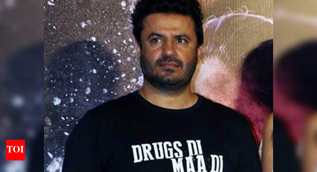 ‘Queen’ director Vikas Bahl accused of molestation by employee | Hindi ...