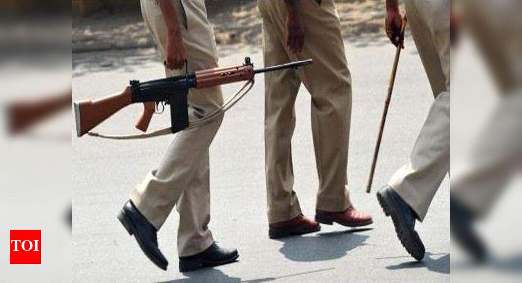 Fake Police: Elderly homemaker duped by 'fake police' in Kandivli ...