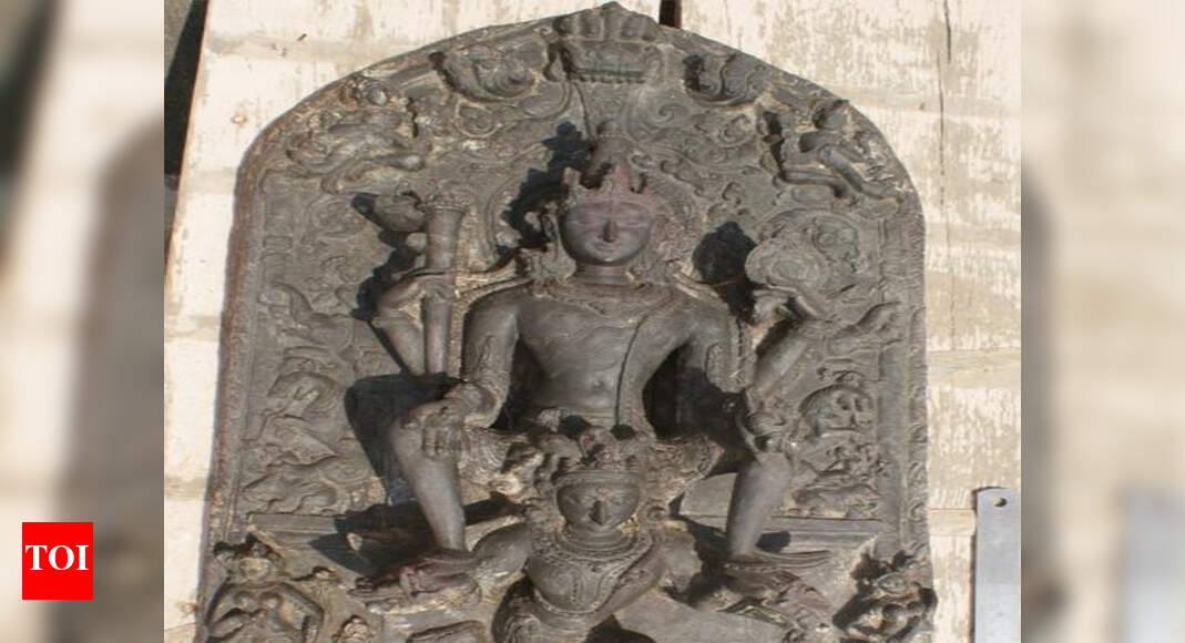 Two caught with antique artifacts of 1200 AD | Varanasi News - Times of ...