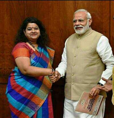 PM Narendra Modi praises Pune women for digital literacy drive | Pune ...