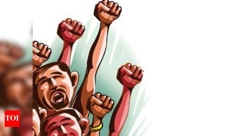 Bhatta-Parsaul villagers protest at collectorate | Noida News - Times ...