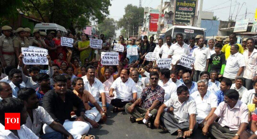 Anti-Tasmac shop protesters block road near Vellore | Chennai News ...