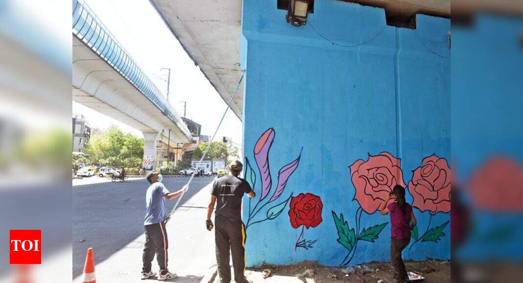 Delhi's Moolchand flyover gets an arty makeover | Delhi News - Times of ...