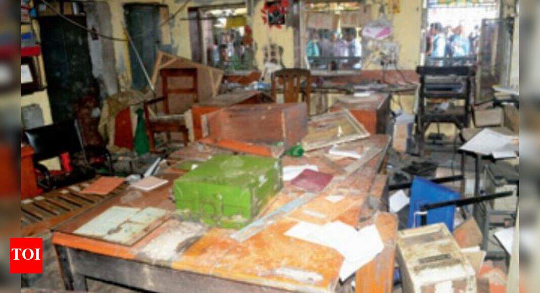 Pitched battle at Nungi station over train delay | Kolkata News - Times ...