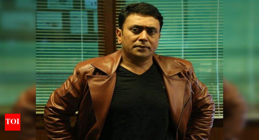 AMR Ramesh puts an end to SRK's film title | Kannada Movie News - Times ...