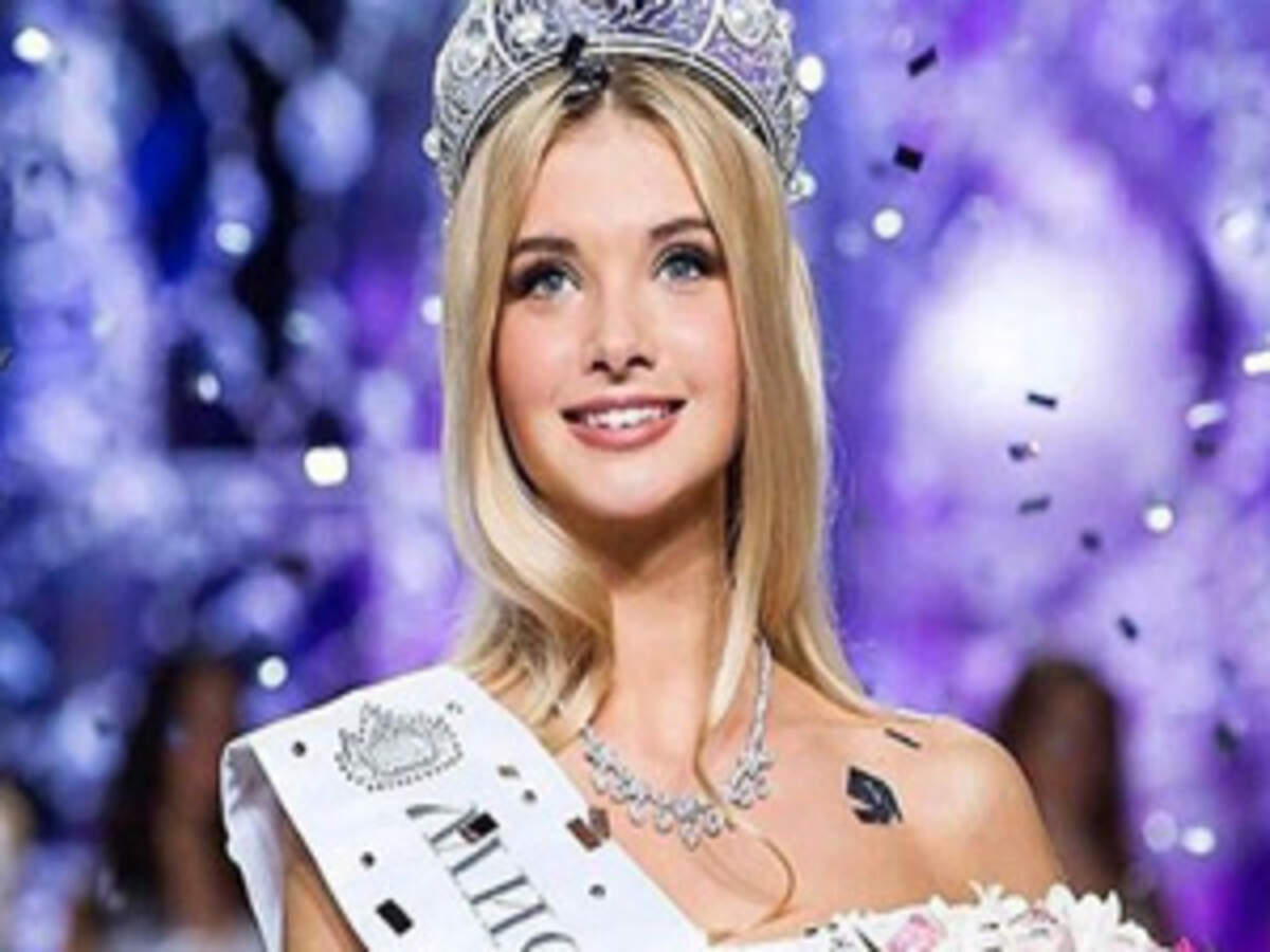 Polina Popova crowned Miss Russia 2017